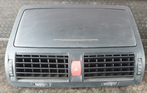 SCHOWEK KRATKA NAWIEWU ŚRODKOWA 1Z0820951 SKODA OCTAVIA II Patryk ...
