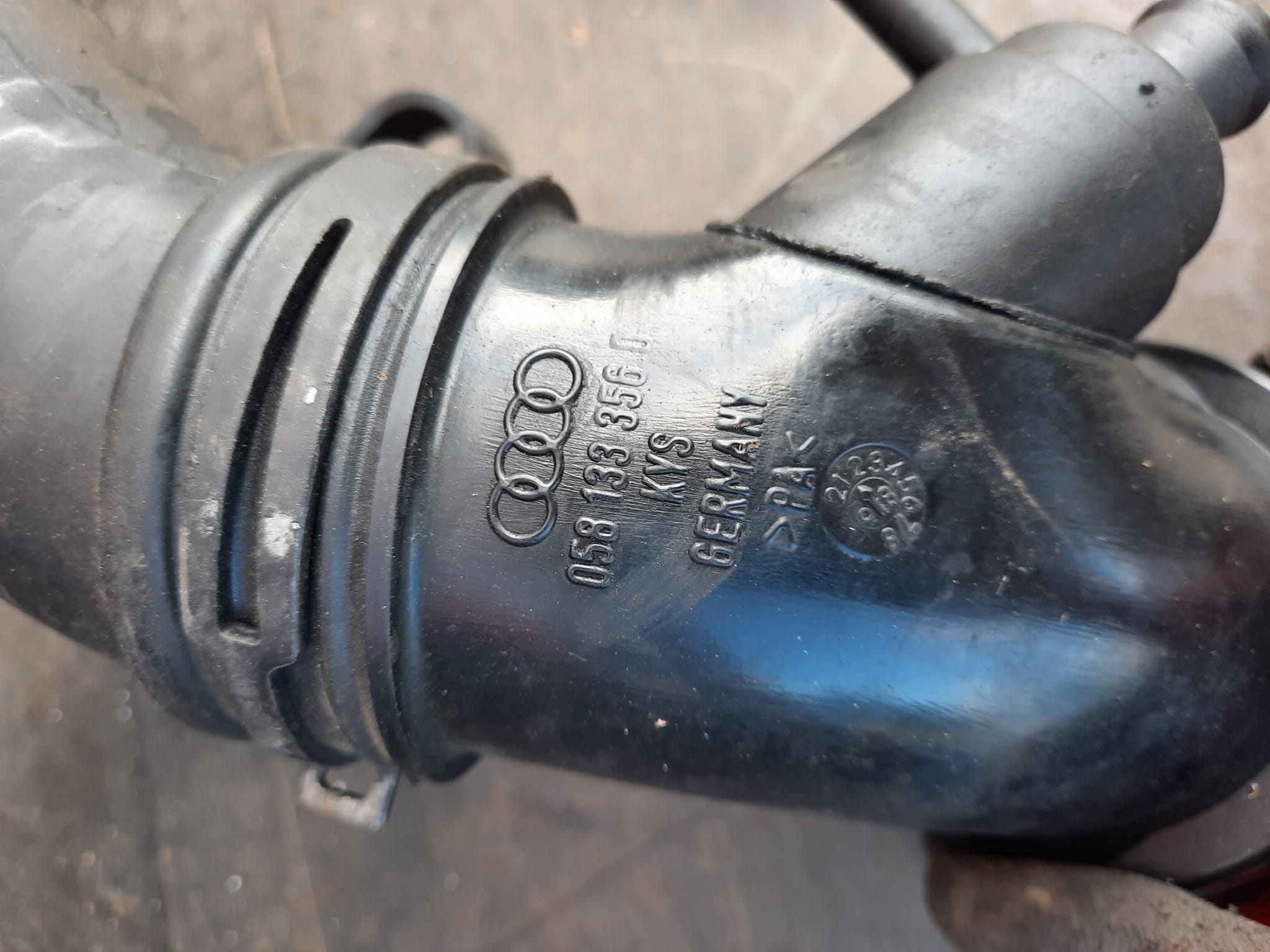 PRZEWÓD RURA POWIETRZA 058133356D 06B129627 1.8 ADR VW AUDI Patryk ...