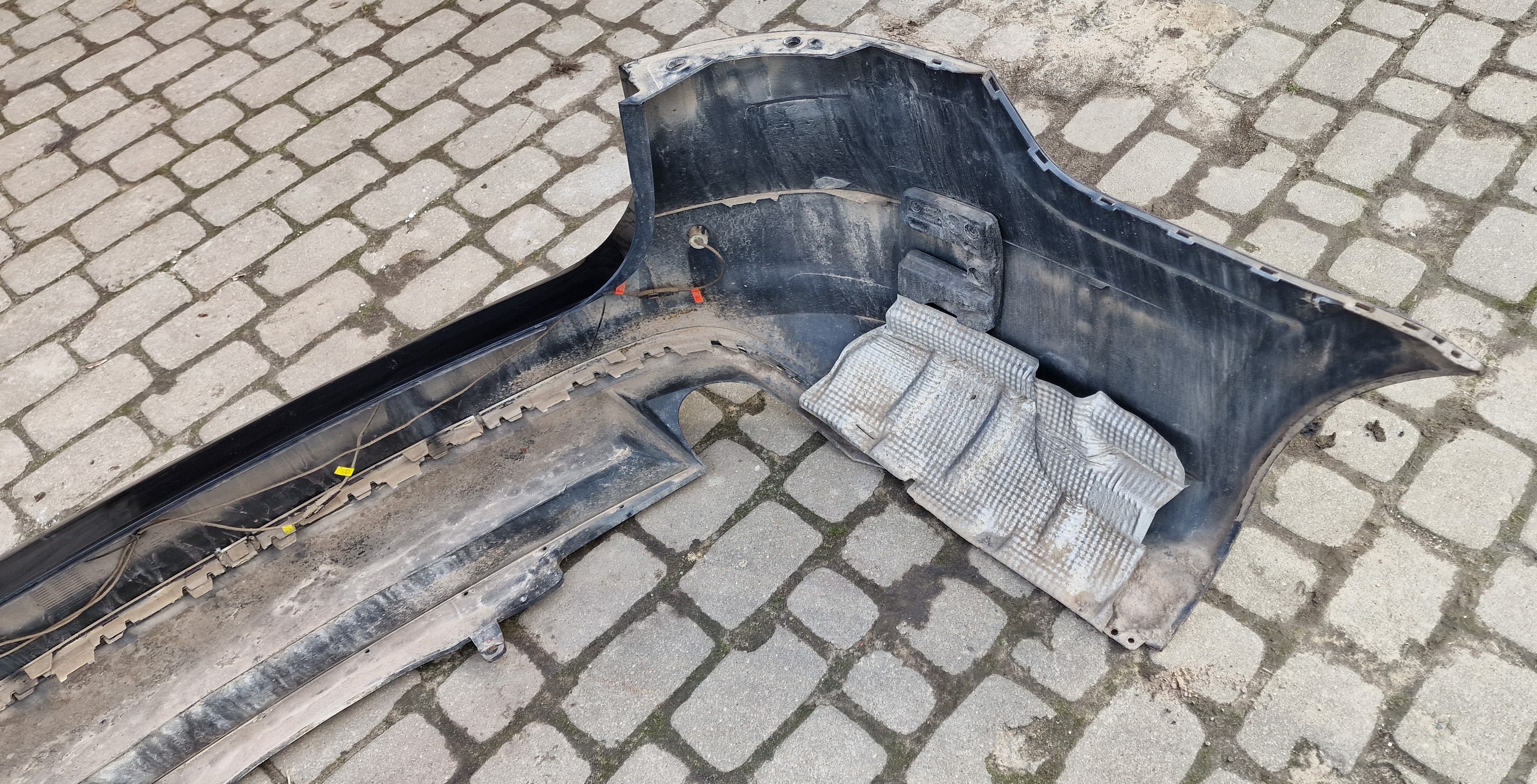 ZDERZAK TYŁ CZUJNIKI PDC VW PASSAT B7 KOMBI LC9X Patryk Paliwoda P.H.U